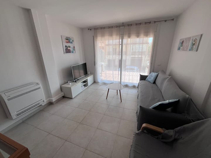 Apartamento Muy Grande A 300m De La Playa - Roses