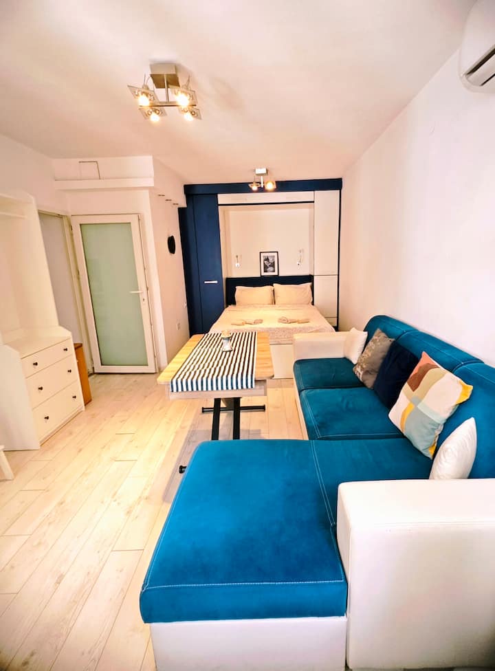 Central Apartment With A Private Patio - Sofia