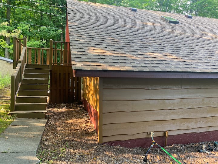 Over The Garage, One Bed, Studio - Grand Lake, MN