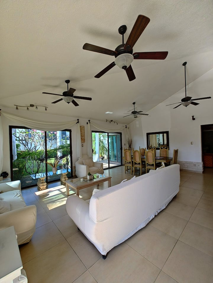Casa Californiana Con Jardín Privado | Factura - Boca del Río