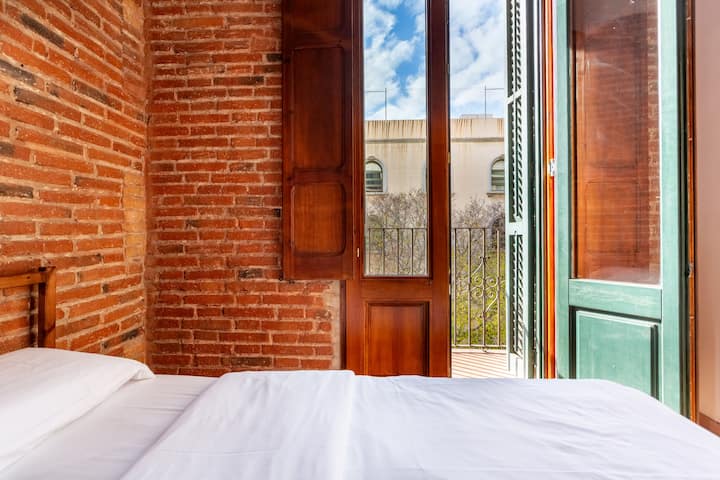 Classic Style Apartment By Sagrada Familia - Badalona