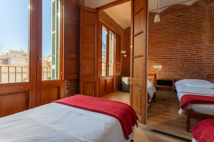 Family Apartment Two Steps From Sagrada Familia - Badalona