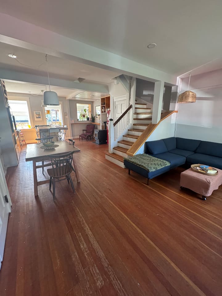 One Room In A Bright Hydrostone Home - Halifax