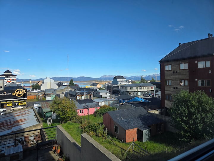 Cozy Stay: Beagle & Mountain Views | Near Downtown - Ushuaïa