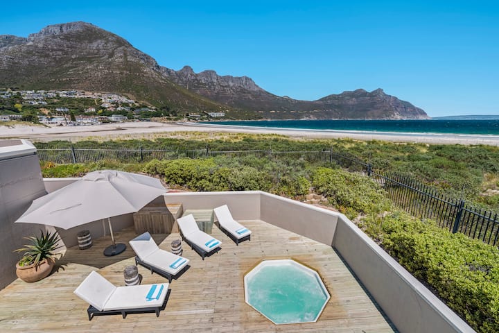 Pingu Beachhouse • Beachfront Getaway + Jacuzzi - Kapstadt