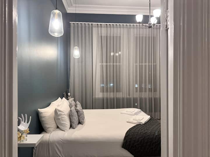 ✓ Gorgeous Main St Apt./massive Balcony Over Port - Moama