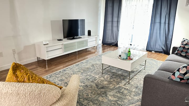 Quaint & Cozy Ground Floor Unit Across Vgh - Vancouver