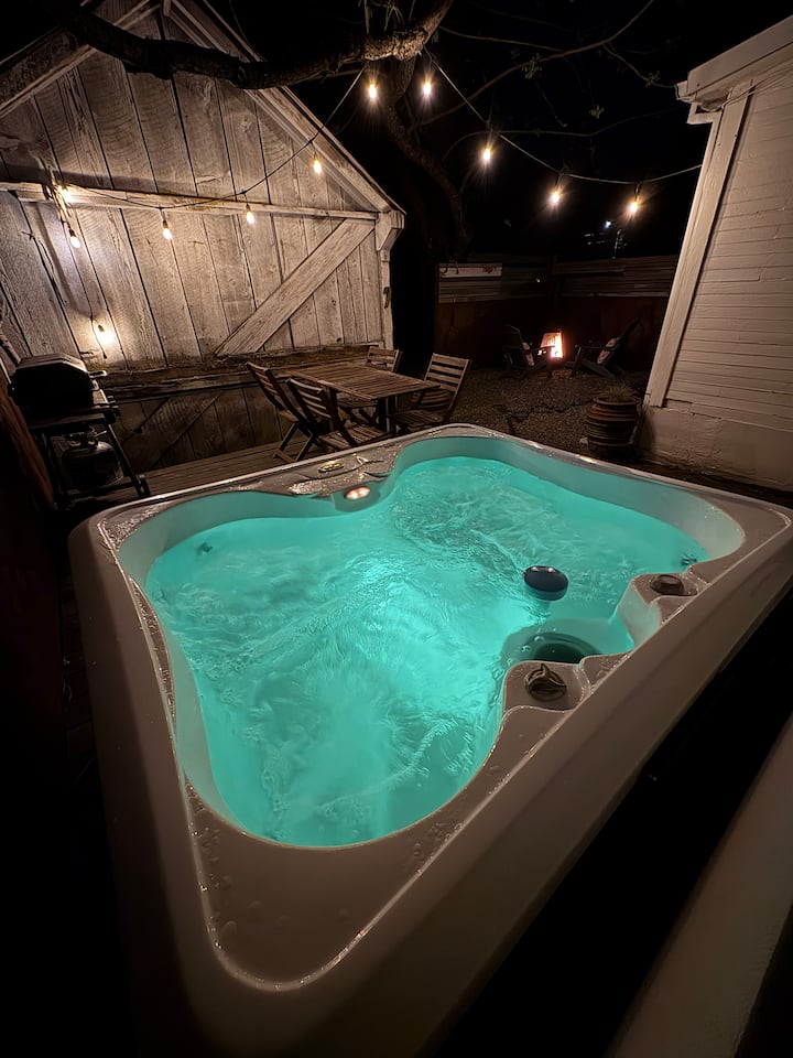 Hot Tub+fire Pit+dog Friendly+walk To Downtown - White Salmon, WA
