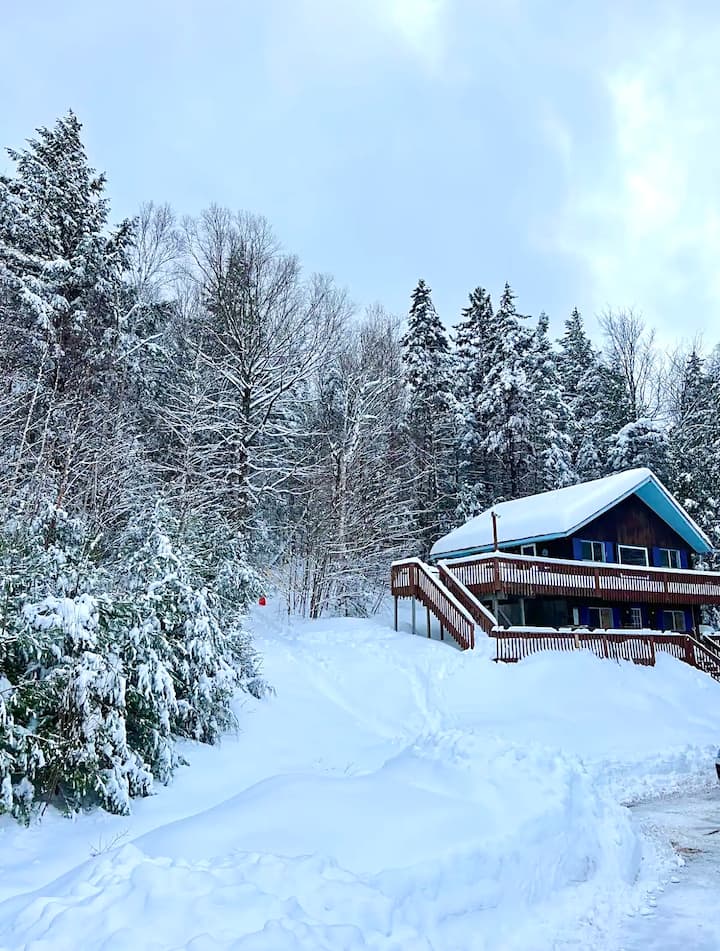 Mountain Chalet + Hot Tub - Ludlow, VT