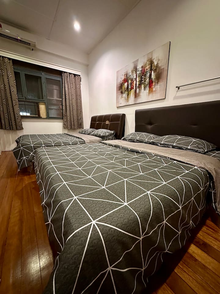 Homey 55 Vacation Home - Kuching