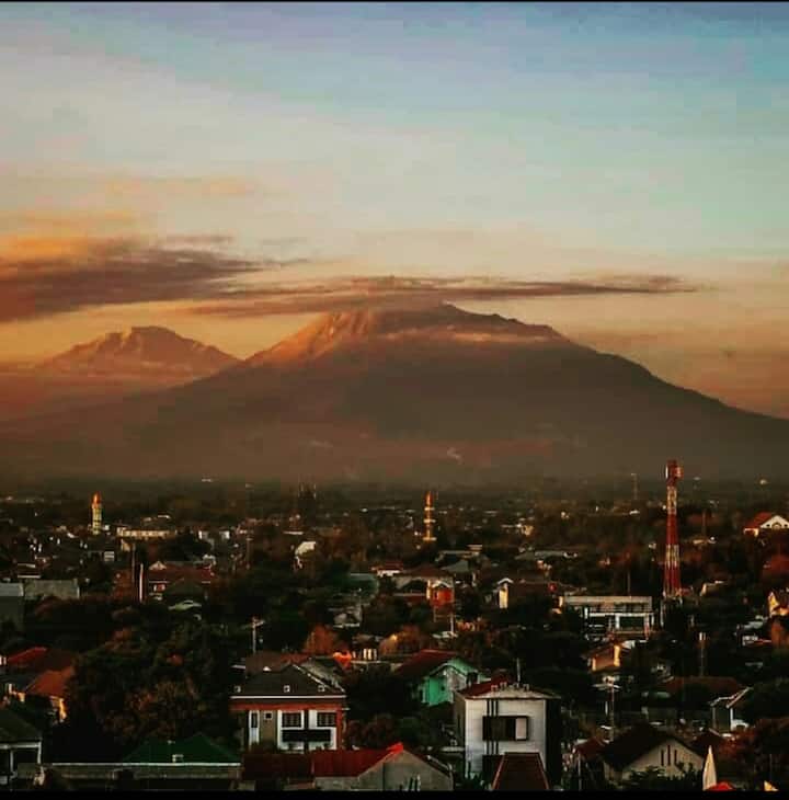 Cushy Apartment With Mount Merapi View - Yogyakarta