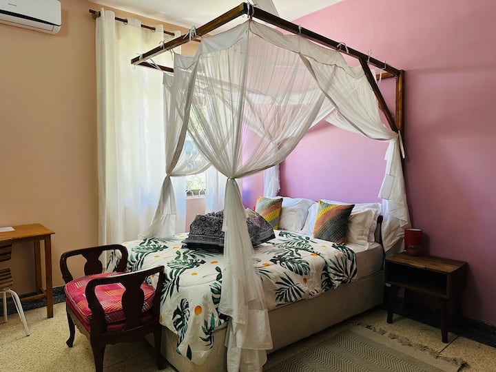 Mtitu House Bed & Breakfast: Neema (Room 2) - ダル・エス・サラーム