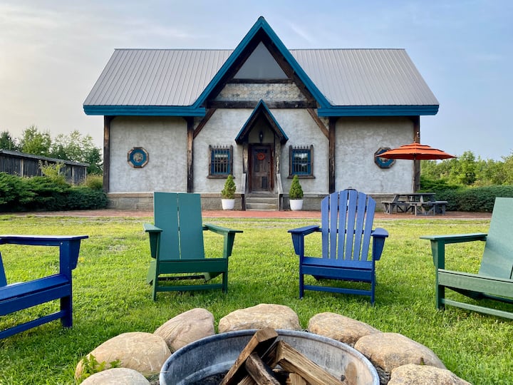 Storybook Cottage On Flx Wine Trail: Fire Pit - Finger Lakes, NY
