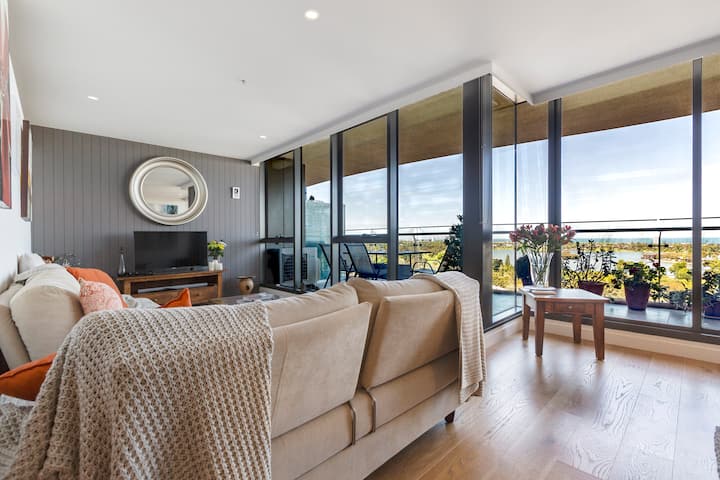 Luxury Apartment: Park/cbd Views, Roof Terrace! - Melbourne
