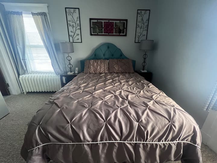 Elegant Guest Suite In Our Beautiful Victorian! - Albany, NY