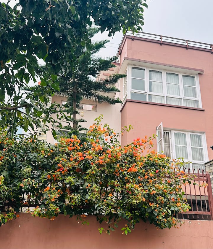 Queens' Garden Apartment & Vacation Home - Kathmandu