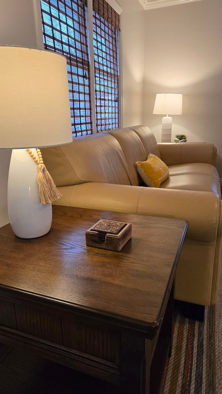 Updated Farmhouse 2 Bdrm 2bds 1 Bath - Lake Saint Louis, MO