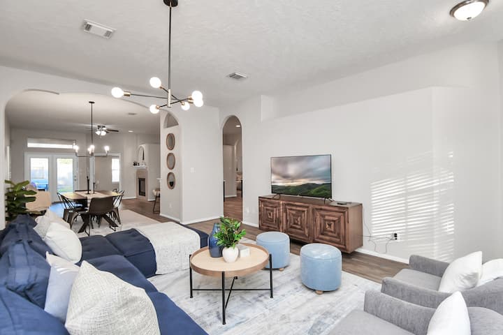 Golf Course Gated Home | Playground | Pets |30 Day - Katy, TX