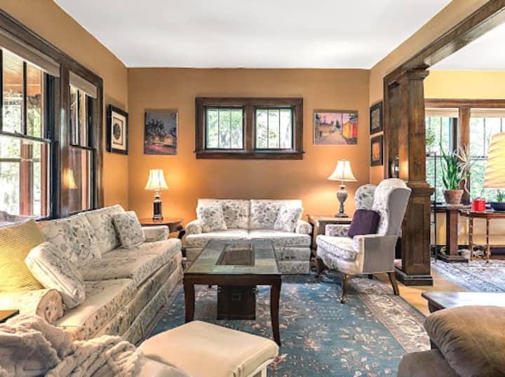 The Cedar: A Warm, Guest-friendly Residence. - Minneapolis−Saint Paul Airport (MSP)