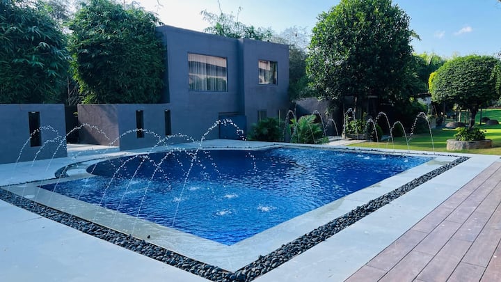 The Bistendu Resort - 9 Room Luxury Private Resort - Gurugram