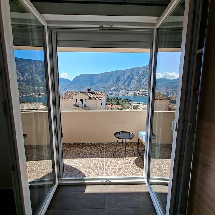 "Bright"- Sunny Apartment Near Kotor Old Town - Kotor