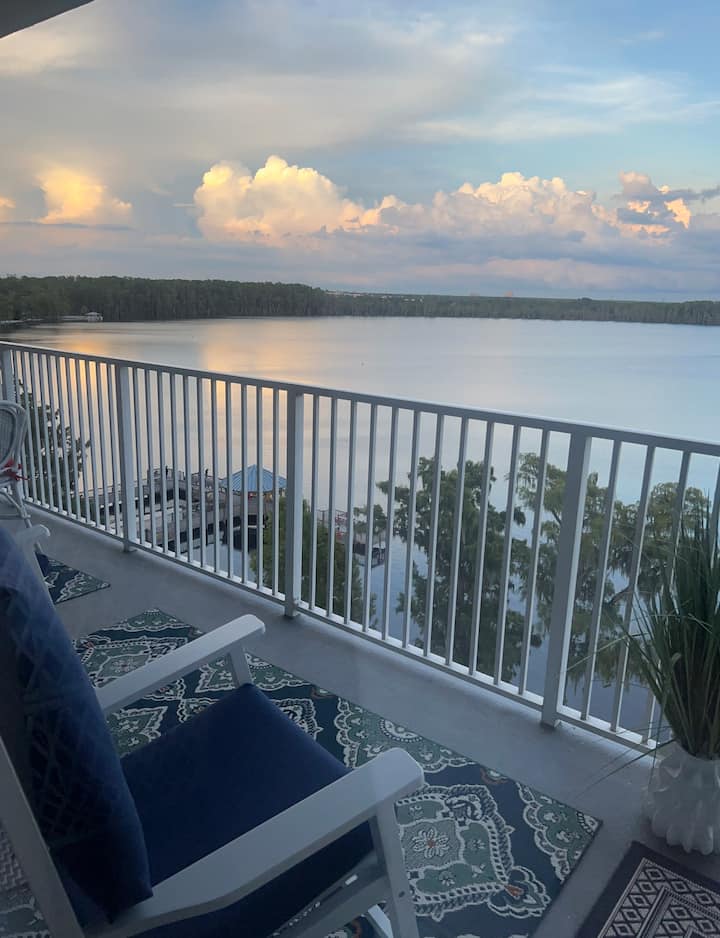 Stay Magically Close To Disney- Serenelakeview 2br - Lake Buena Vista, FL