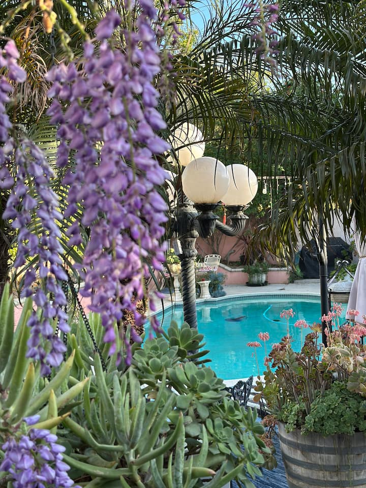 Private Poolside 1-bedroom Bungalow - Riverside, CA