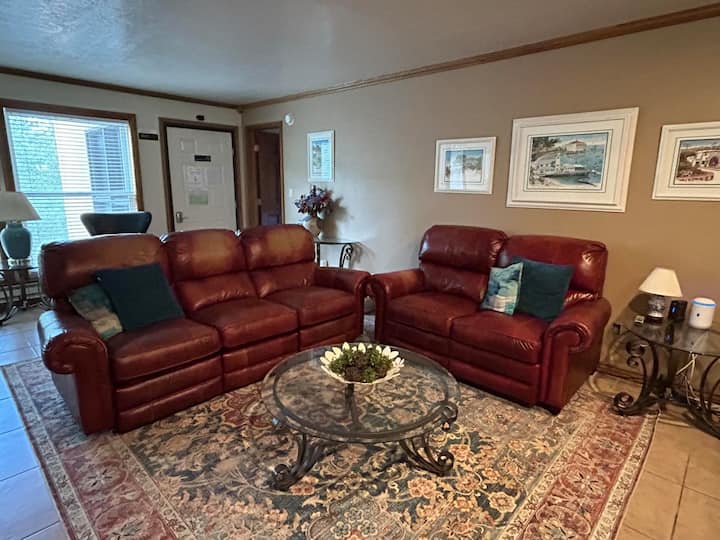Prince Suite Pool/spa Ski-in/out Gym Sauna Bbq - Brian Head, UT