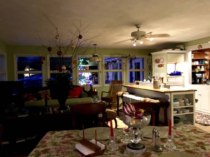 Queen & Kitchen Access Relax Deck Yard - Rangeley, ME