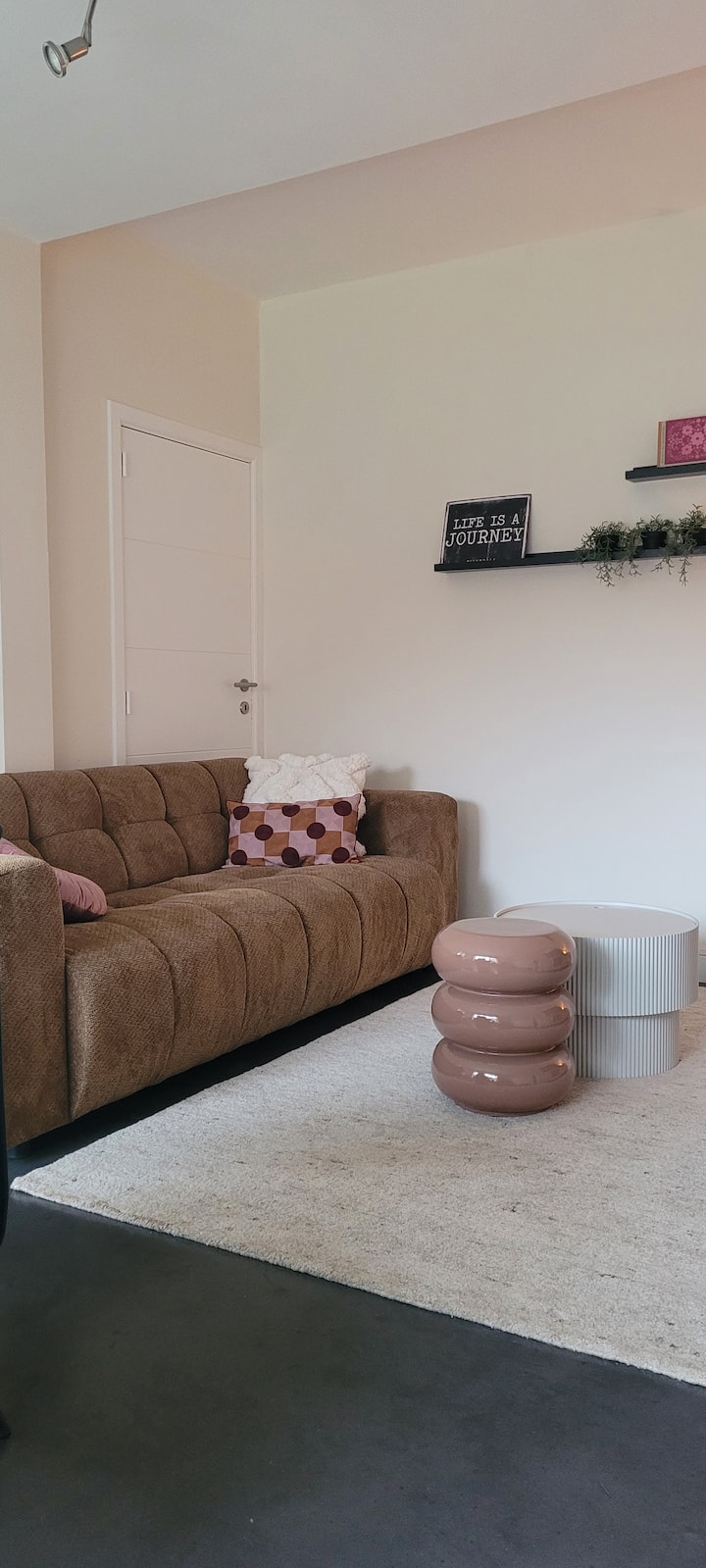 Leuk Huisje Met Tuin En Parkeerplaats - Geel