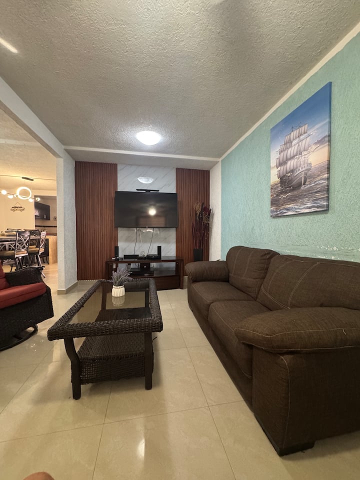 Encantadora Casa Descanso-vacacional Con A/c, Ixt - Zihuatanejo