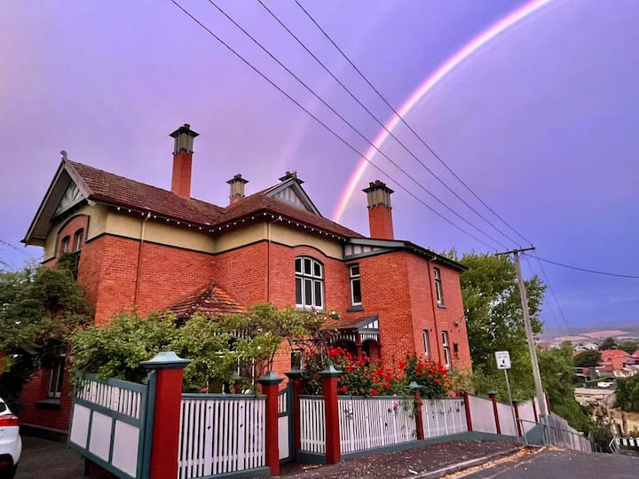 "Elsmere" - Heritage Gardens & Accom - Launceston