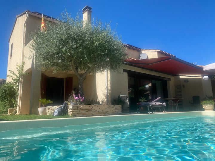 La Rocaillette: Un Oasis De Plaisirs En Camargue - Camargue