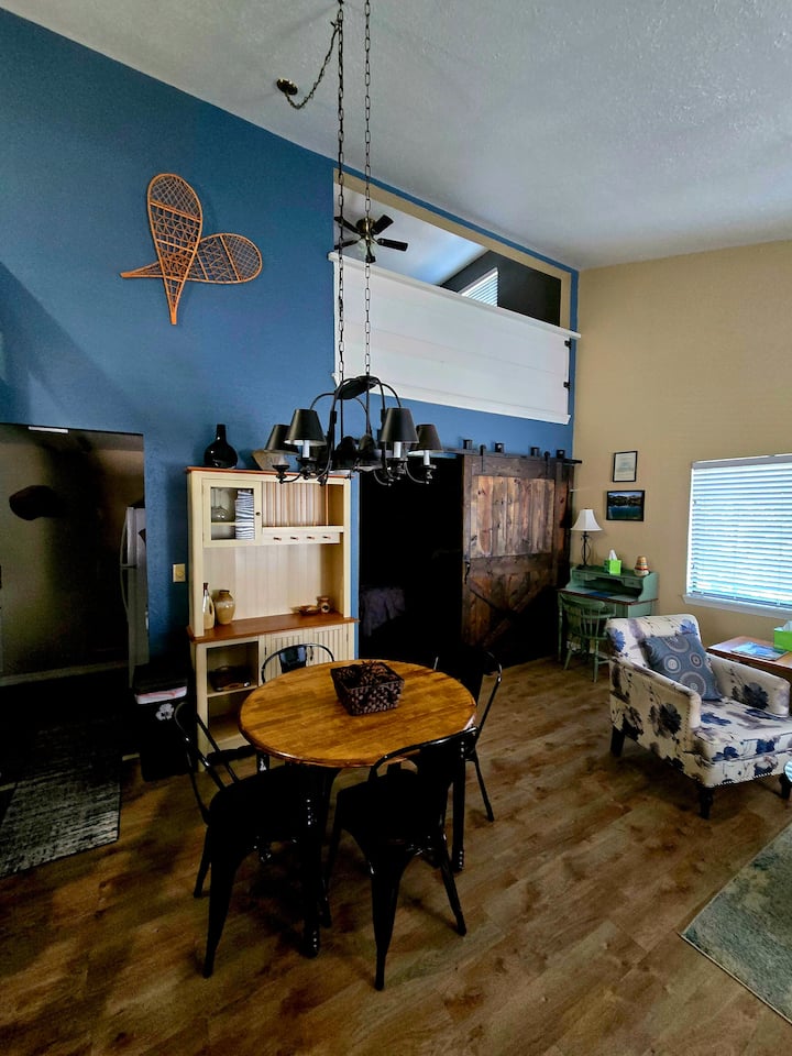 Adorable Mccall Condo With Mountain Views And Wifi - McCall, ID