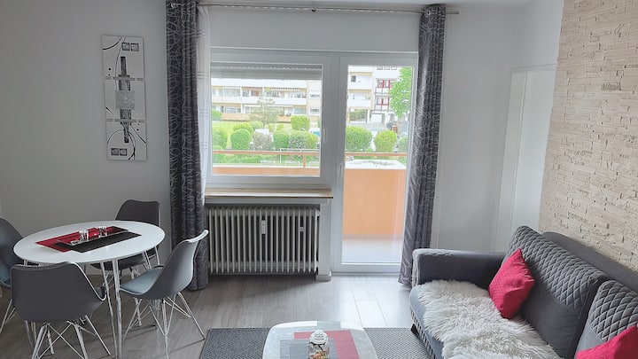 Modernisierte Voll Eingerichtetes Apartment - Augsburg