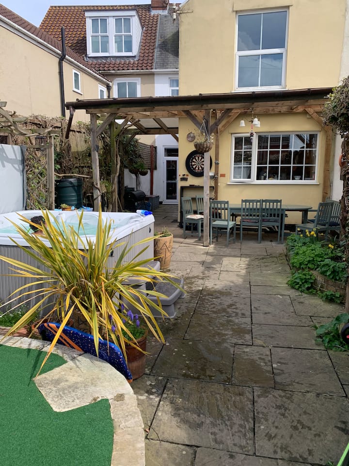 Victorian 5-bed,hot Tub,sea Views,beach 4 Min Walk - Suffolk