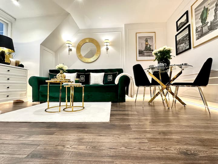 Royal Crown Residence | Piekarska 5 | Old Town Lux - Warsaw