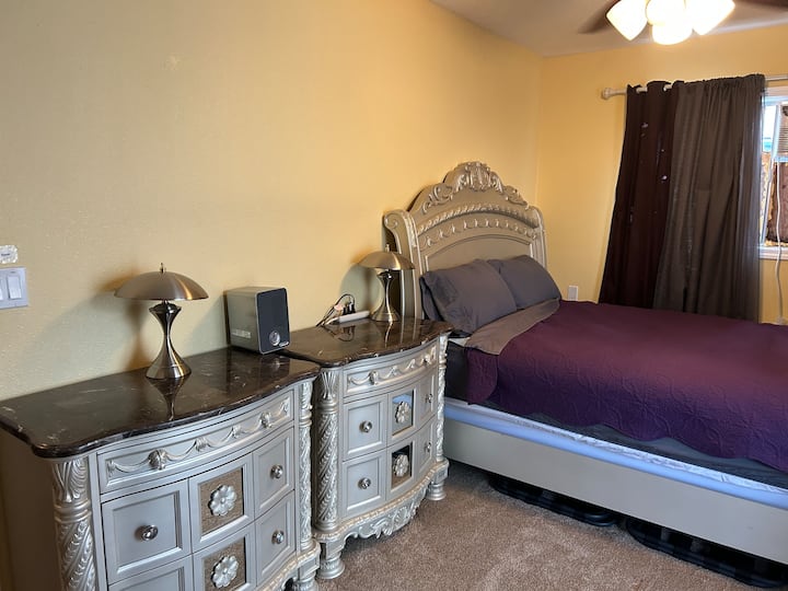 Bed And (Continental) Breakfast - The Lilac Room - Russian River, CA