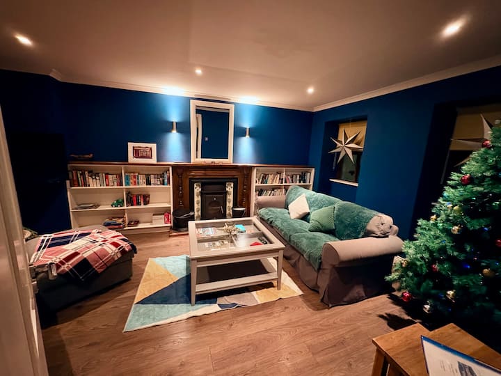 Family-friendly 4-bed Townhouse, Central Location - Bantry