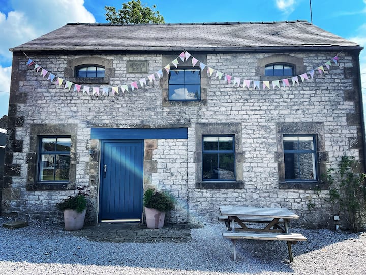 The Cow Shed, Wormhill, Buxton, Peak District - Derbyshire