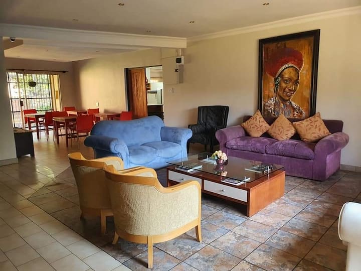 At The Rocks Room 2 - Cullinan