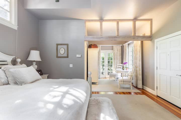 Cedar Mansion Estate & Bungalows - Burbank Suite - Sonoma, CA