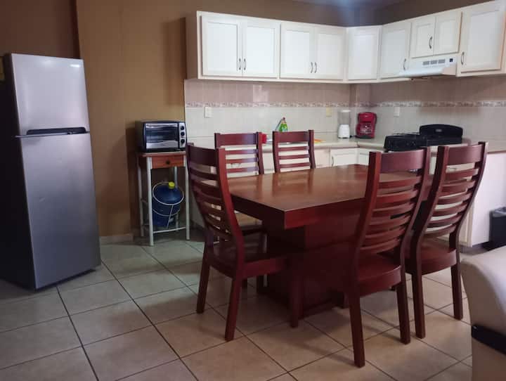 Centro-walk To Beach Y Malecon. Apt 90m/1000sqft - 마사틀란