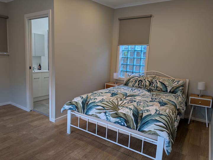 Lake Macquarie Guesthouse - Five Islands