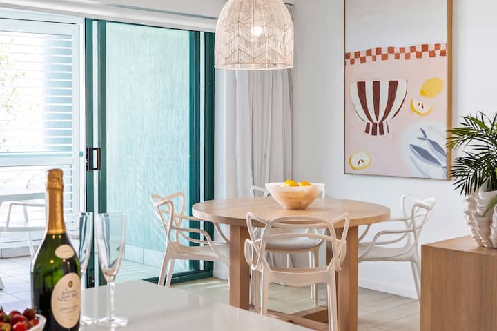 Boutique Penthouse-style Ocean View Apartment - Broadbeach