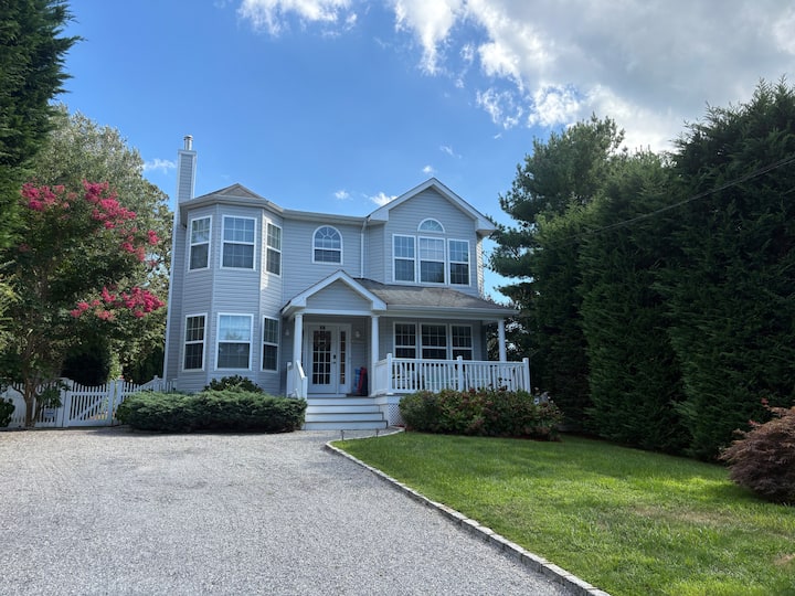 Shinnecock Hills, The Hamptons, Walk To Beach! - Hampton Bays, NY