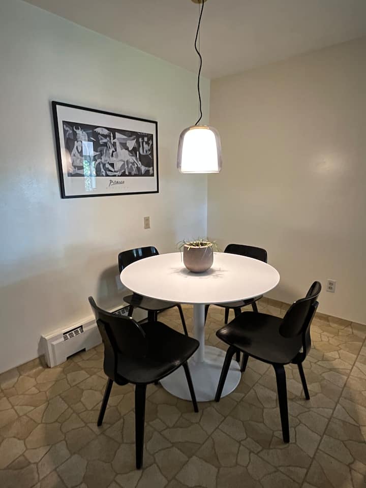 Architect _mid-century Modern Private Suite - Aurora, CO