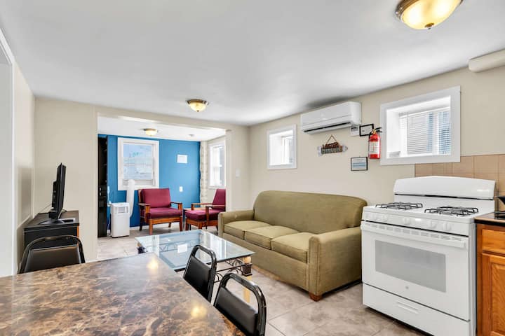 4 Br, 2 Bath, Ocean Block & Fully Renovated - Seaside Heights, NJ