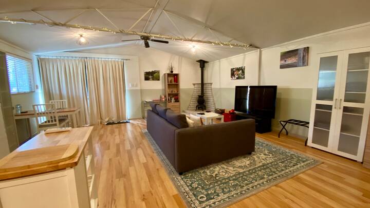 Welcome To Reflections Bridgetown! A Modern Lakeside Cottage For Up To 2 Adults. - Bridgetown