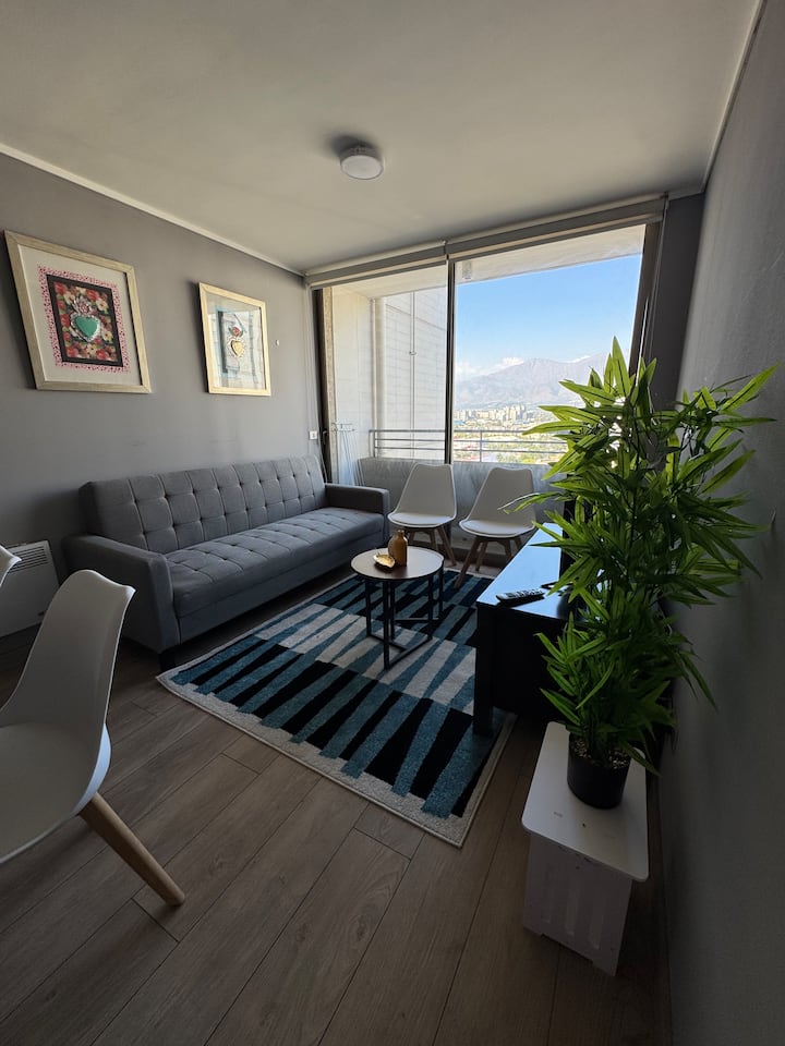 Apartamento En Santiago Frente Al Metro +Parking - El Bosque, Chile